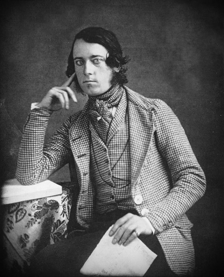 Major Fashion Trends and Beauty Rituals from the 19th century and the ...