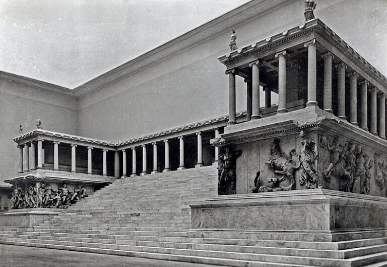 The Pergamon Altar - World History Edu