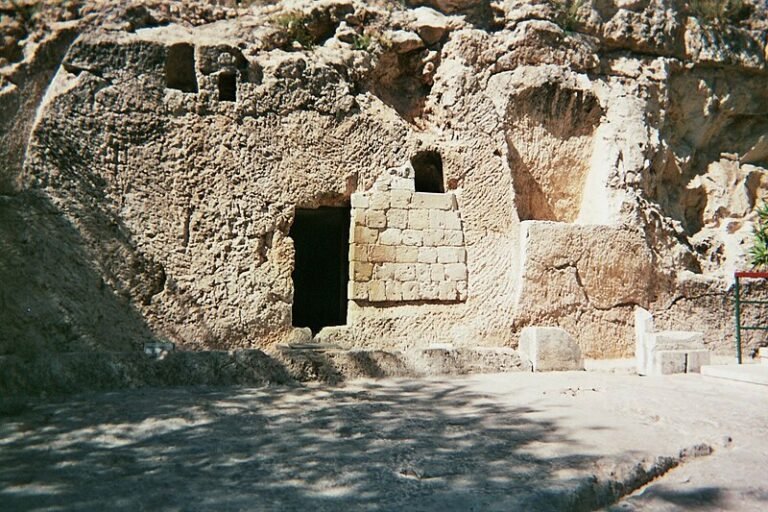 Most Famous Rock-cut tombs in ancient Israel - World History Edu